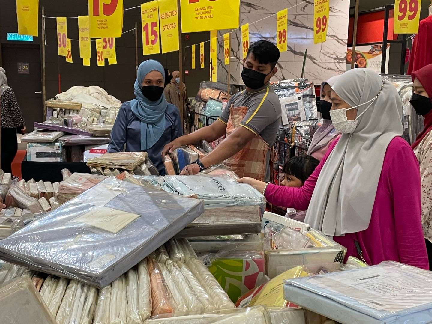 Now till 25 Sep 2022: Jean Perry Warehouse Sale at KL Gateway Mall ...