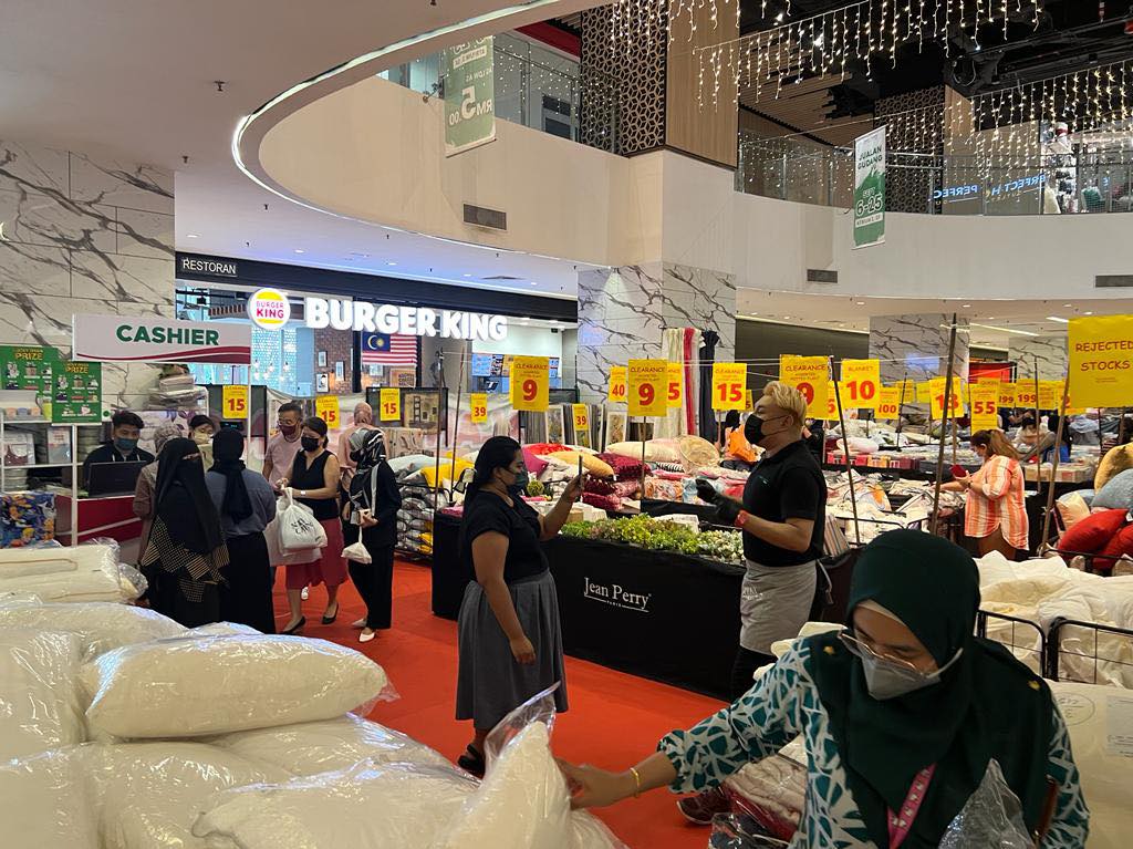 Now till 25 Sep 2022: Jean Perry Warehouse Sale at KL Gateway Mall ...