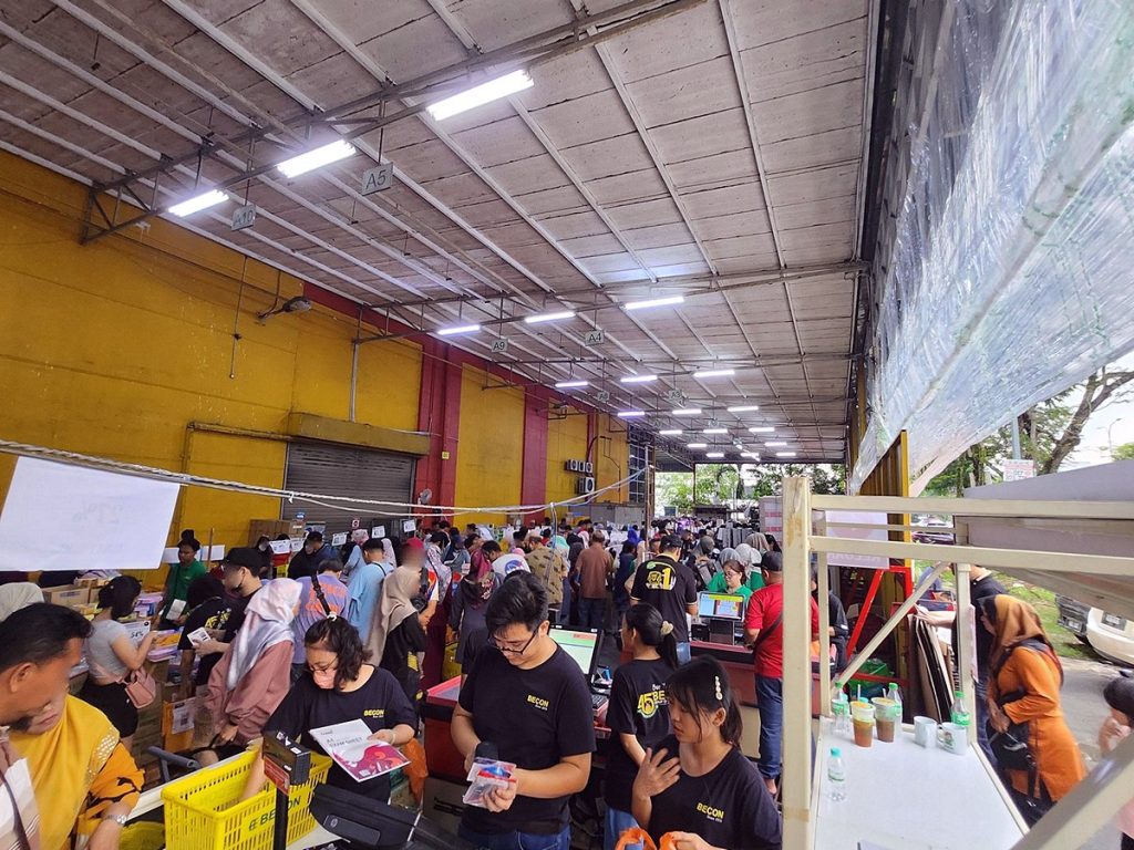 Becon HQ Warehouse Sale 2025 – 70% OFF, Free Bag & Lucky Draw!