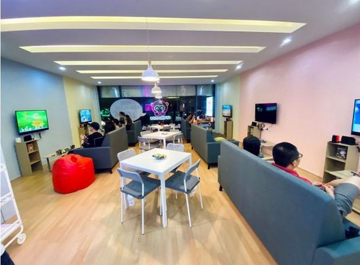 New Hangout Places With Nintendo Switch and Fun Board Games To Hang Out ...