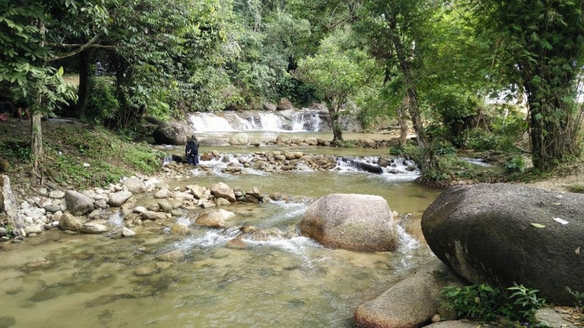 Waterfall Chalet In Perak, The Best Port For Holidays And Picnics ...