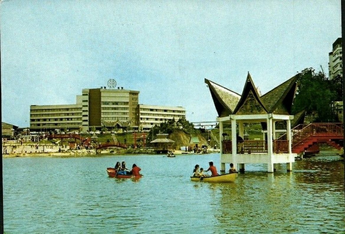 Take A Break and Enjoy These Old Photo of Genting Highlands From the ...