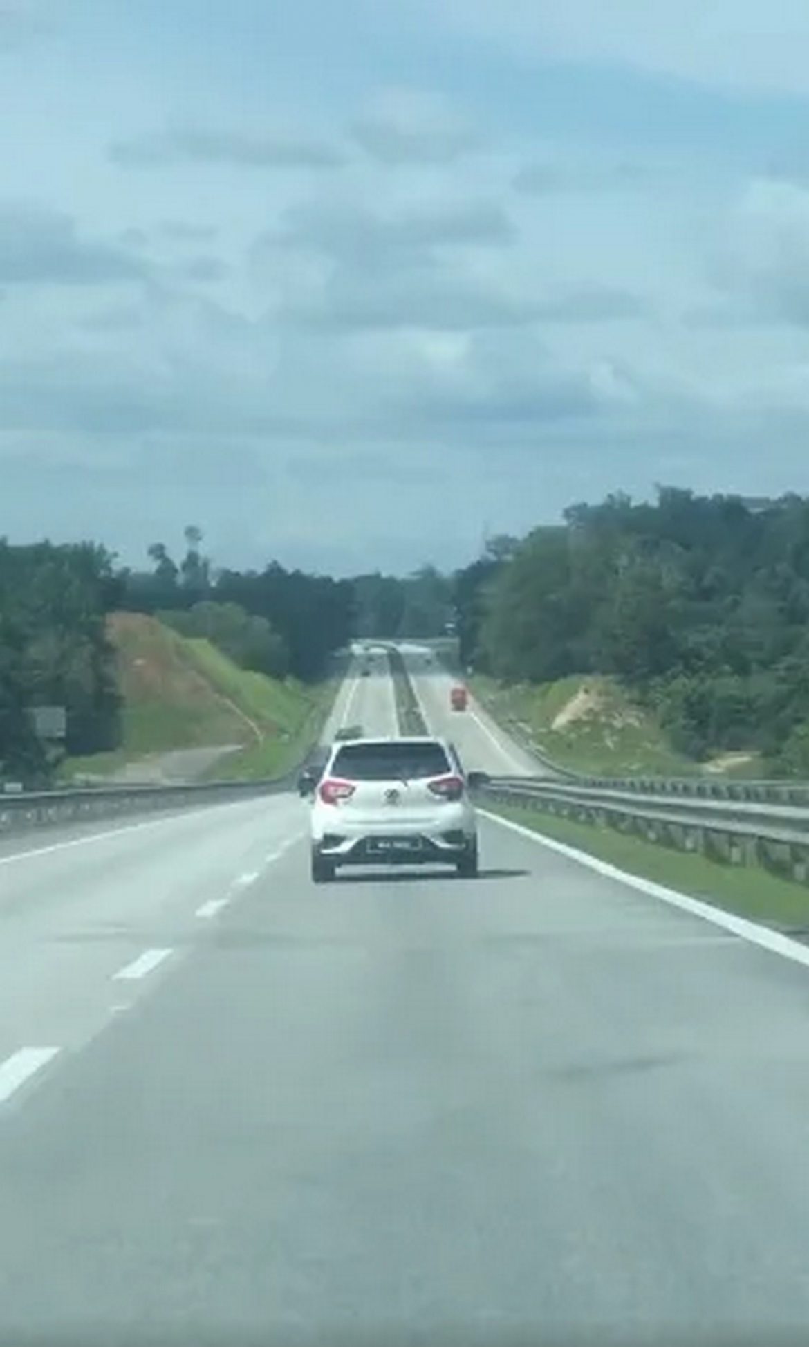 M'sian shows How He Couldn't Catch Up with a Myvi on Highway Dispite ...